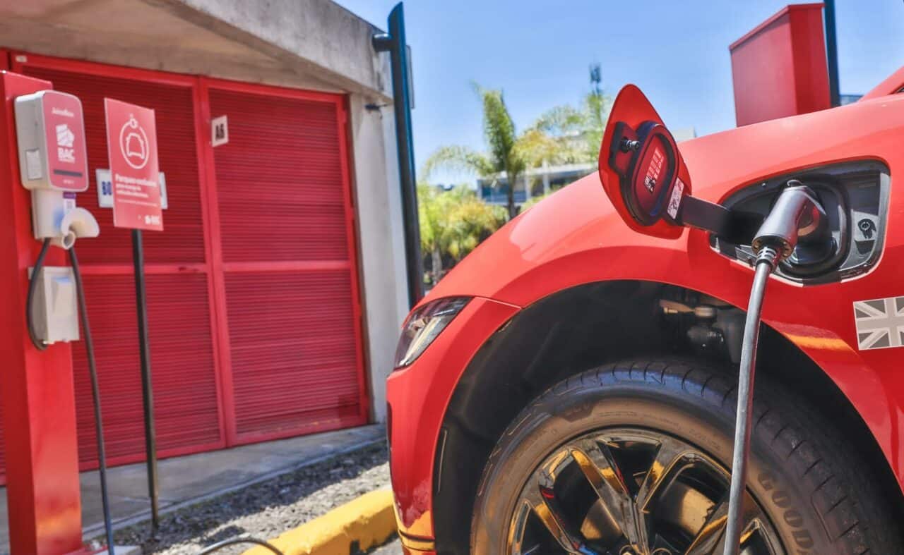 ¿Recorrer Costa Rica de norte a sur en un auto eléctrico? Esta es la ...