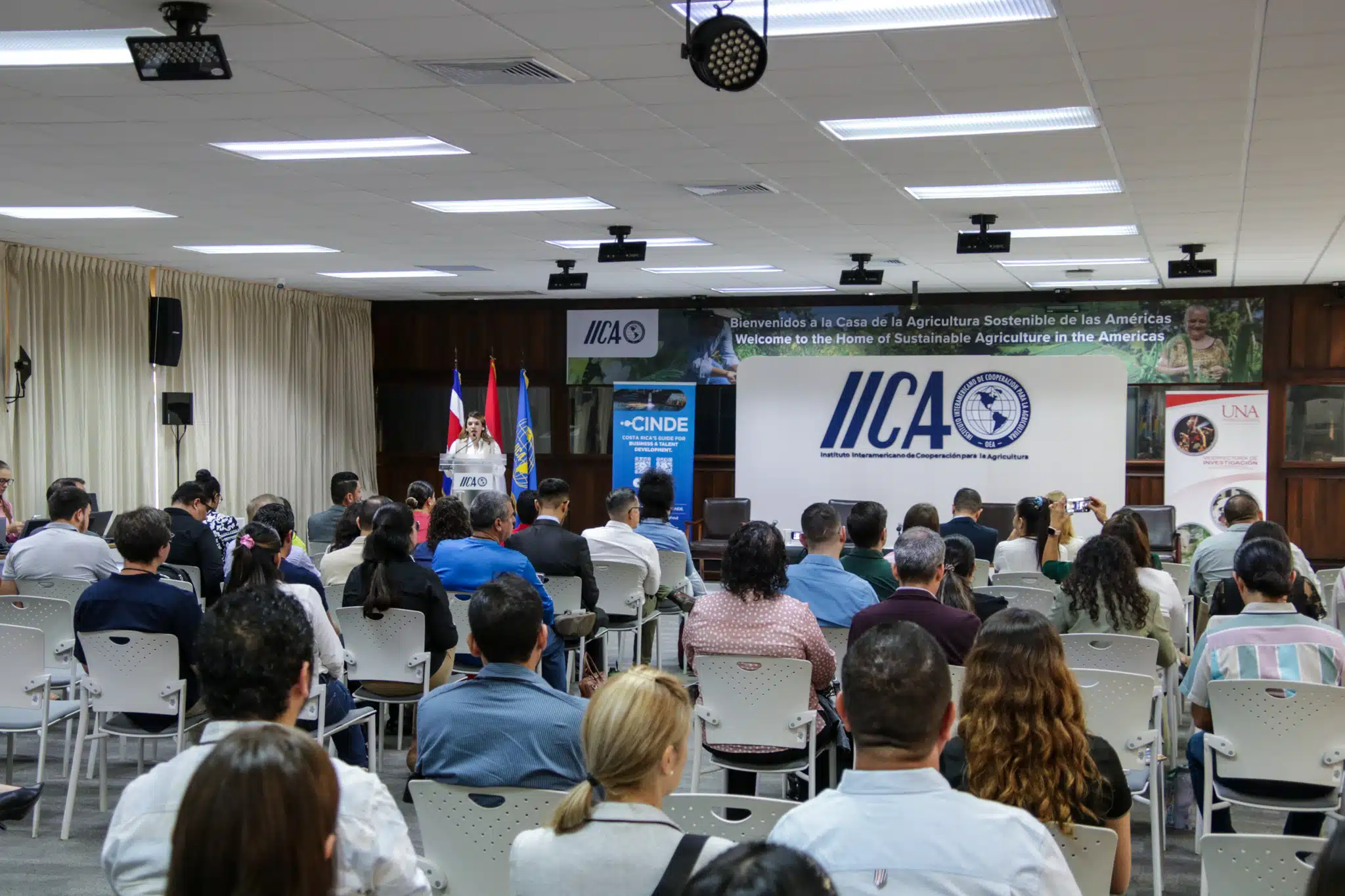 Diferentes sectores discuten oportunidades de Costa Rica para ...